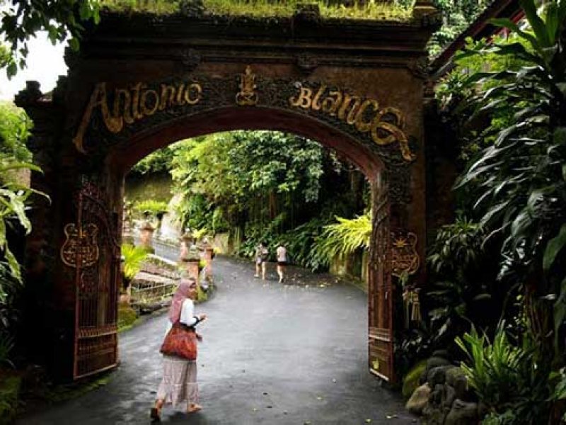Berwisata Budaya di Museum Blanco Renaissance di Ubud Bali